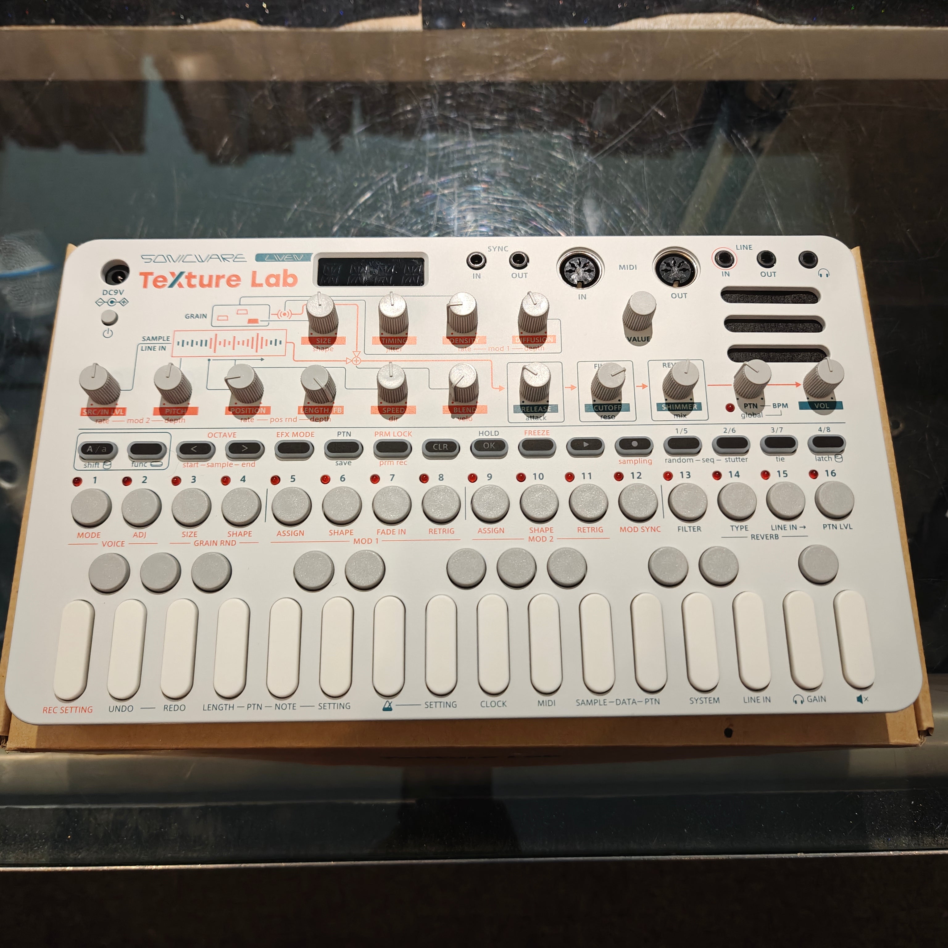 Sonicware Liven Texture Lab Sampler & Synthesizer