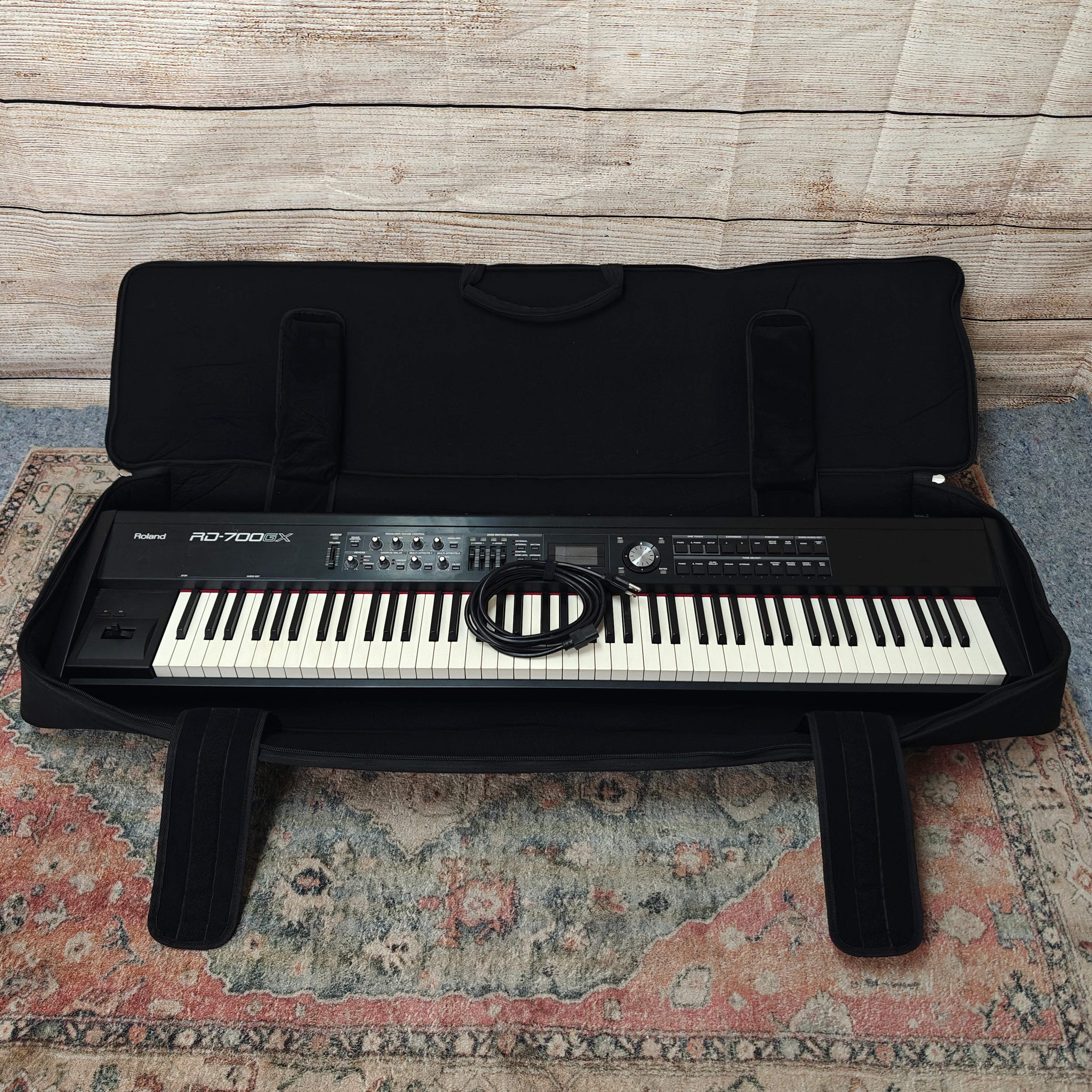 Roland RD-700GX w/ Bag